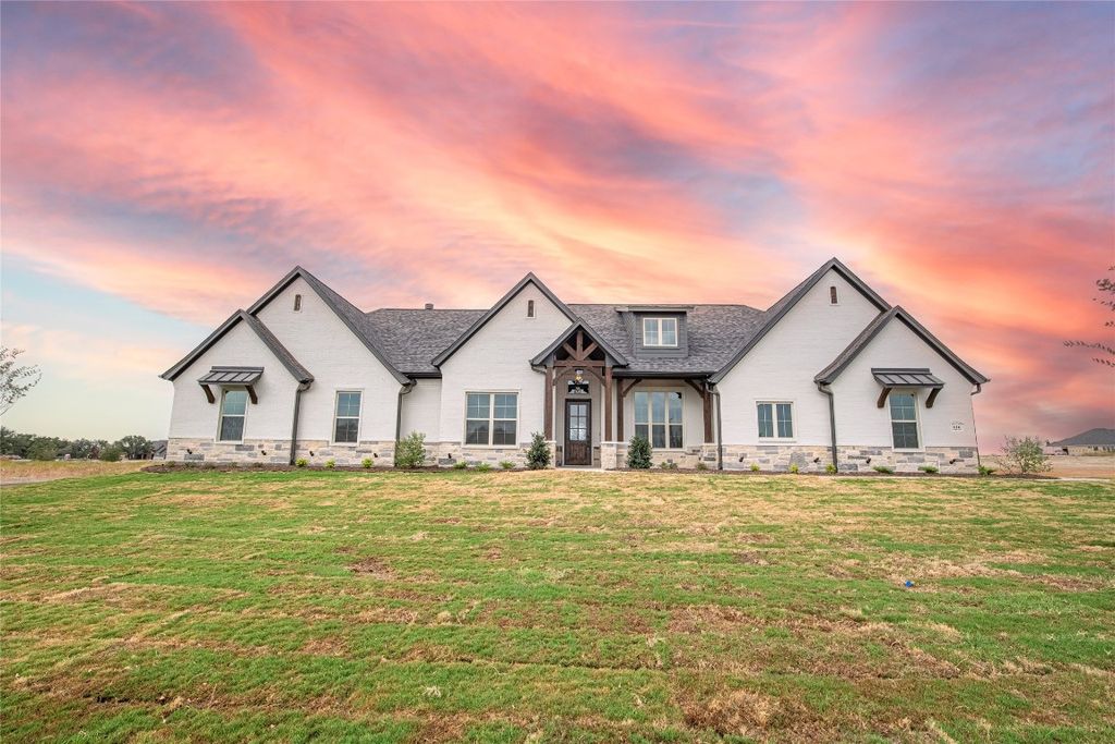 616 Gatlin Pass, Azle, TX 76020 - See Est. Value, Schools & More