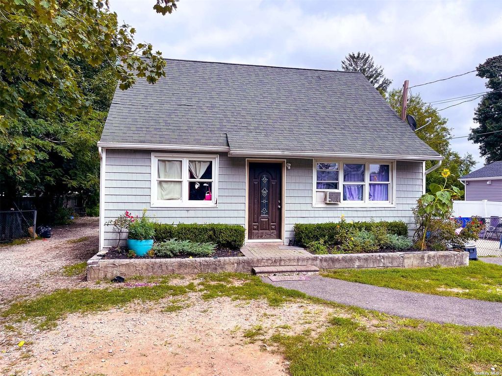 15 Edgewood Avenue, Port Jefferson Station, NY 11776 | Trulia