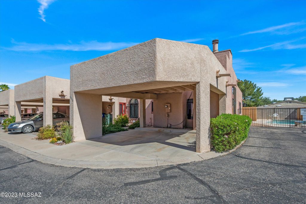 3960 N Roger Ln, Tucson, AZ 85719 - See Est. Value, Schools & More