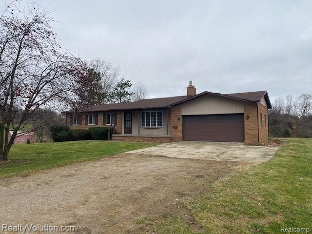 2320 Long Lake Rd, Lapeer, MI 48446 - See Est. Value, Schools & More