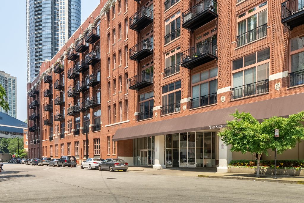 360 W Illinois St #626, Chicago, IL 60654 - See Est. Value, Schools & More
