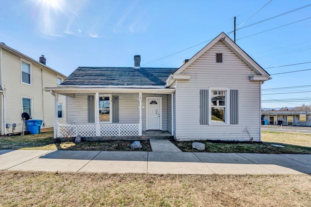 909 Penmar Ave SE, Roanoke, VA 24013 | MLS# 904910 | Trulia