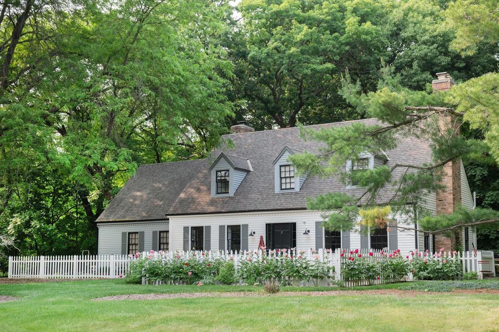 315 White Pine ROAD, Delafield, WI 53018 - See Est. Value, Schools & More