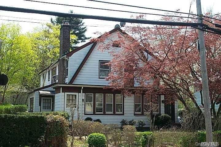 38 Hicks Lane, Great Neck, NY 11024 - See Est. Value, Schools & More