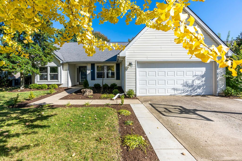 933 Ridgebrook Rd, Lexington, KY 40509 - See Est. Value, Schools & More