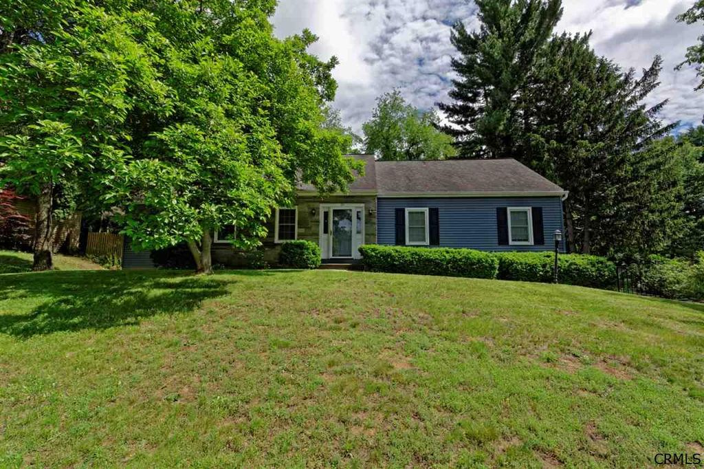 38 Pheasant Ridge Dr, Loudonville, NY 12211 - See Est. Value, Schools ...