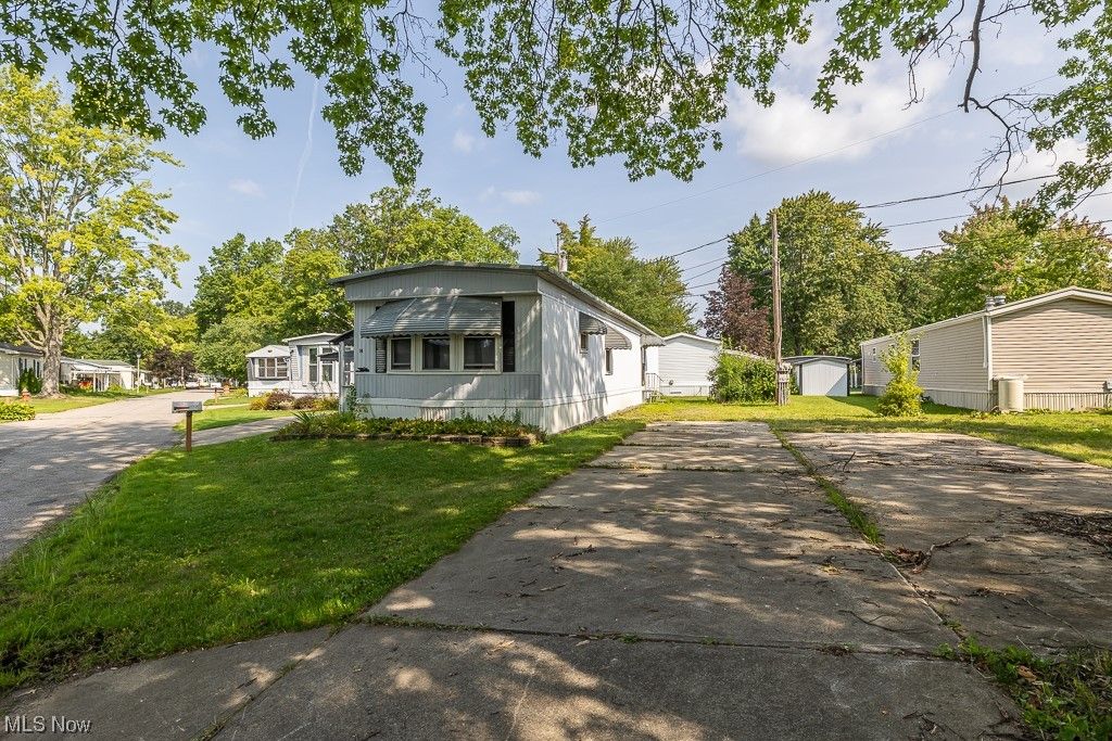 14 Van Ess Dr, Olmsted Falls, OH 44138 - See Est. Value, Schools & More