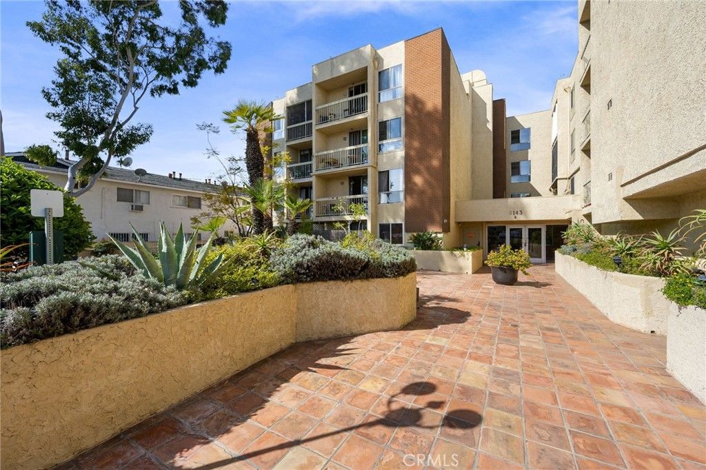 5143 Bakman Ave #420, North Hollywood, CA 91601 - See Est. Value ...