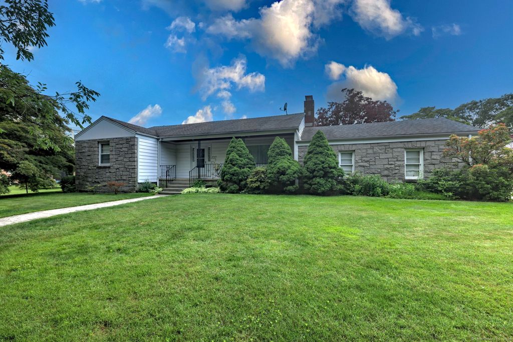 2765 Park Avenue, Bridgeport, CT 06604 - See Est. Value, Schools & More