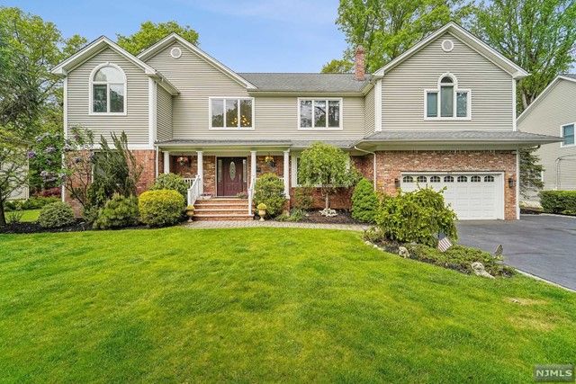 69 Fuhrman Ave, Ramsey, NJ 07446 - See Est. Value, Schools & More