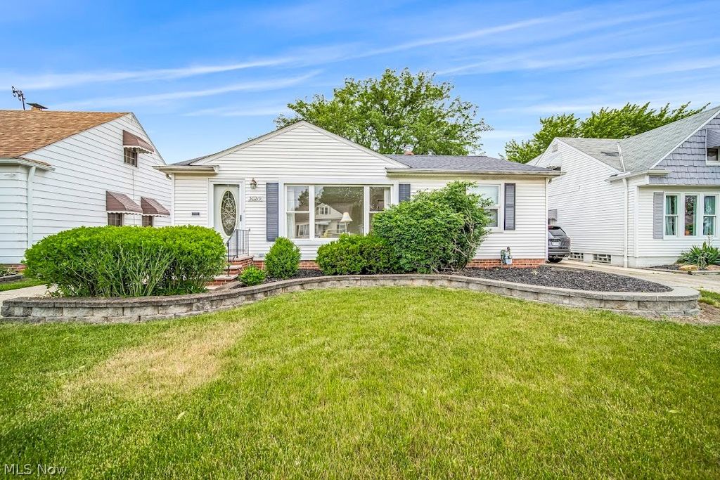 30219 Truman Ave, Wickliffe, OH 44092 - See Est. Value, Schools & More