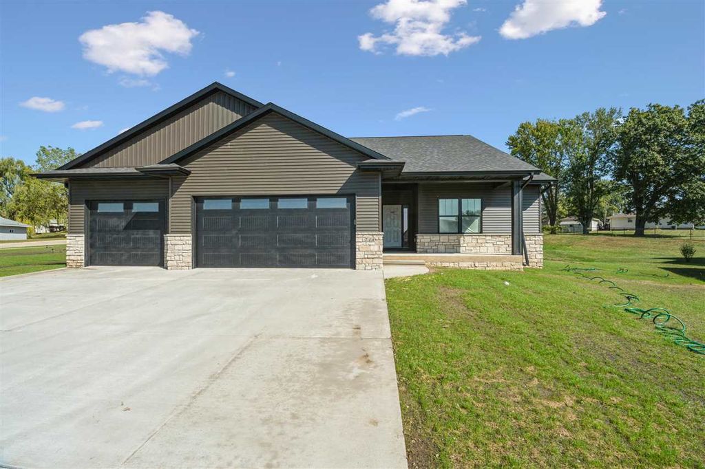 718 Pointer Cir, Center Point, IA 52213 | MLS# 202506071 | Trulia