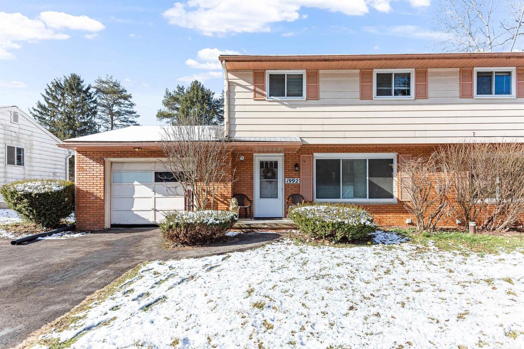 1990 Armensko Ln, Jackson, MI 49201 - See Est. Value, Schools & More