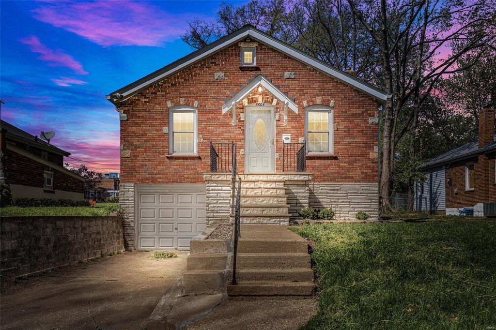 8605 Henrietta Ave, Saint Louis, MO 63144 | Trulia
