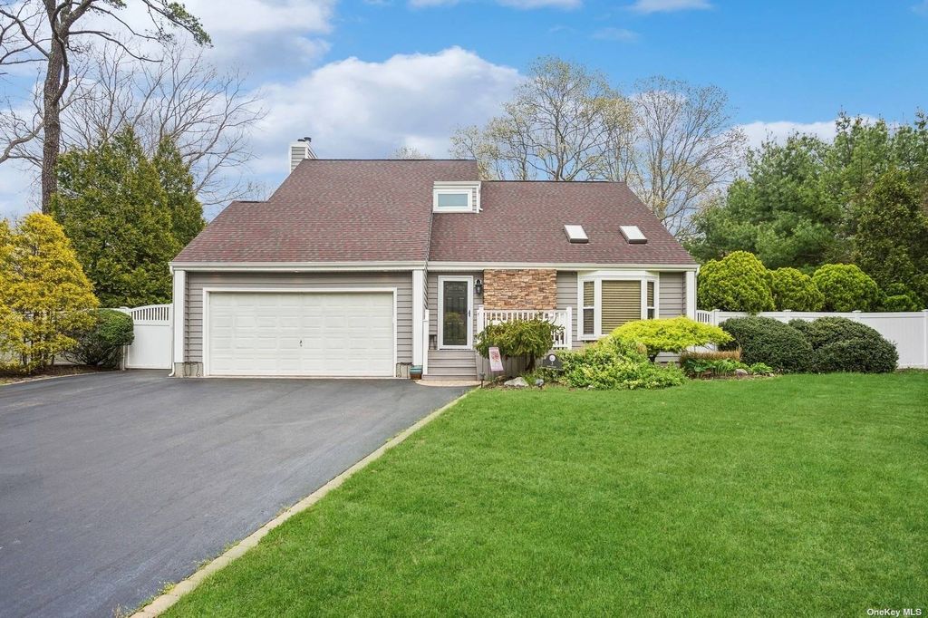 3 John Court, Yaphank, NY 11980 | Trulia