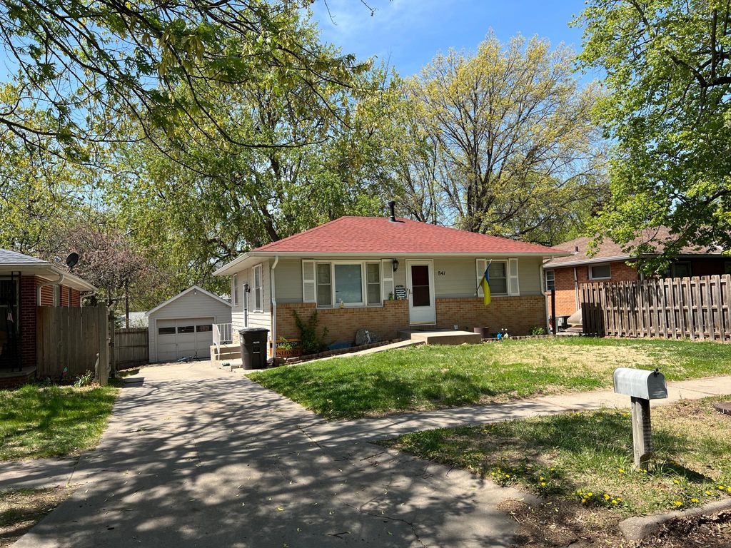 841 S 46th St, Lincoln, NE 68510 - See Est. Value, Schools & More
