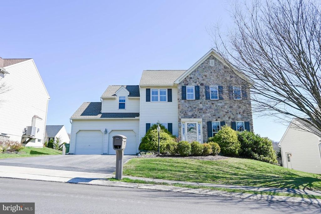 10 Stonewood Dr, Jacobus, PA 17407 - See Est. Value, Schools & More
