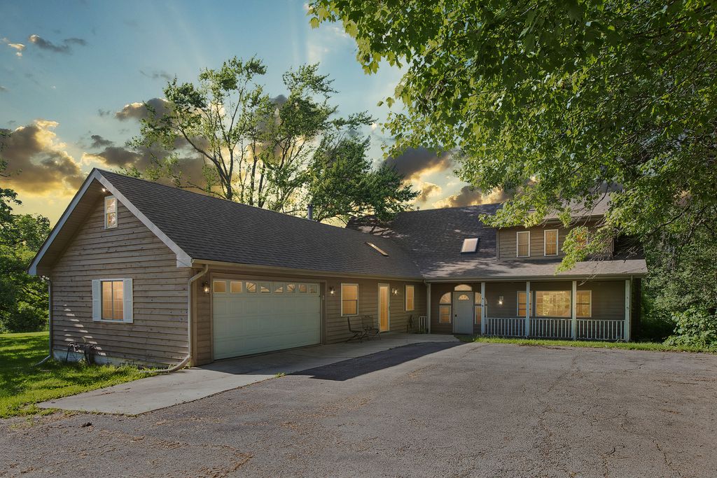 308 W Goodenow Rd, Beecher, IL 60401 - See Est. Value, Schools & More