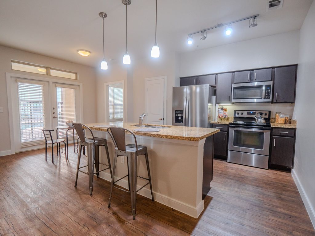 501 E Oltorf St #321, Austin, TX 78704 - See Est. Value, Schools & More