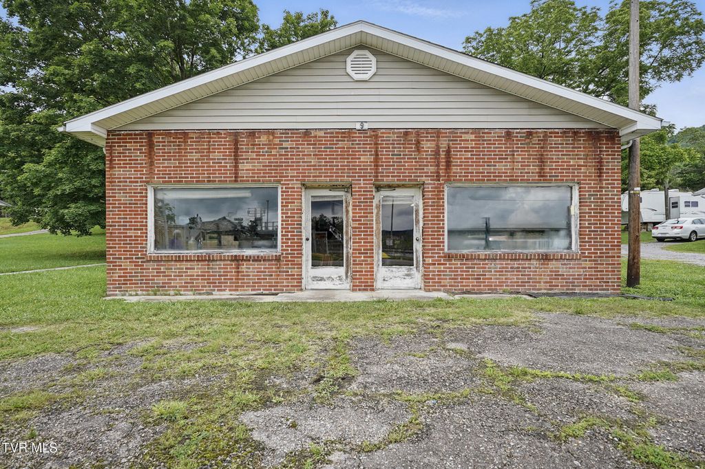 190 Railroad Ave, Duffield, VA 24244 - See Est. Value, Schools & More