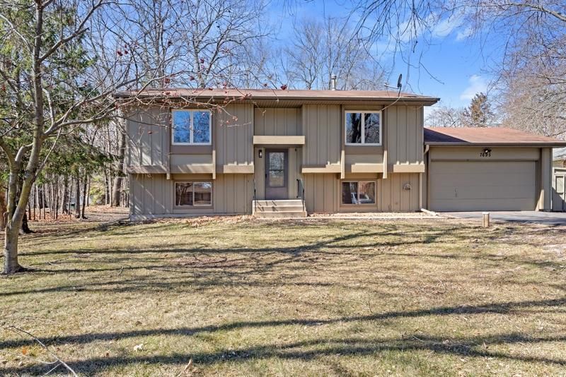7695 N Shore Trl N, Forest Lake, MN 55025 - See Est. Value, Schools & More