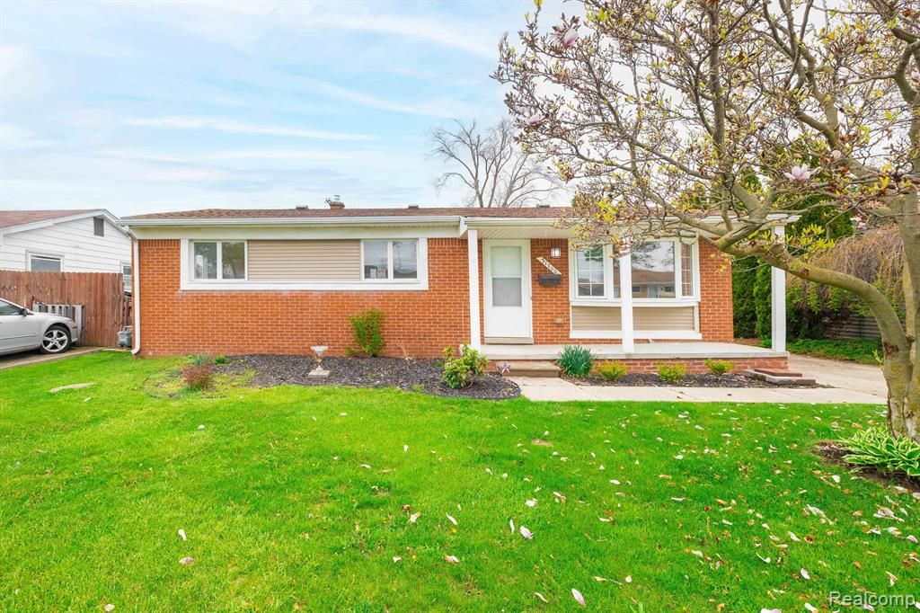 31700 Lafler Dr, Rockwood, MI 48173 - See Est. Value, Schools & More