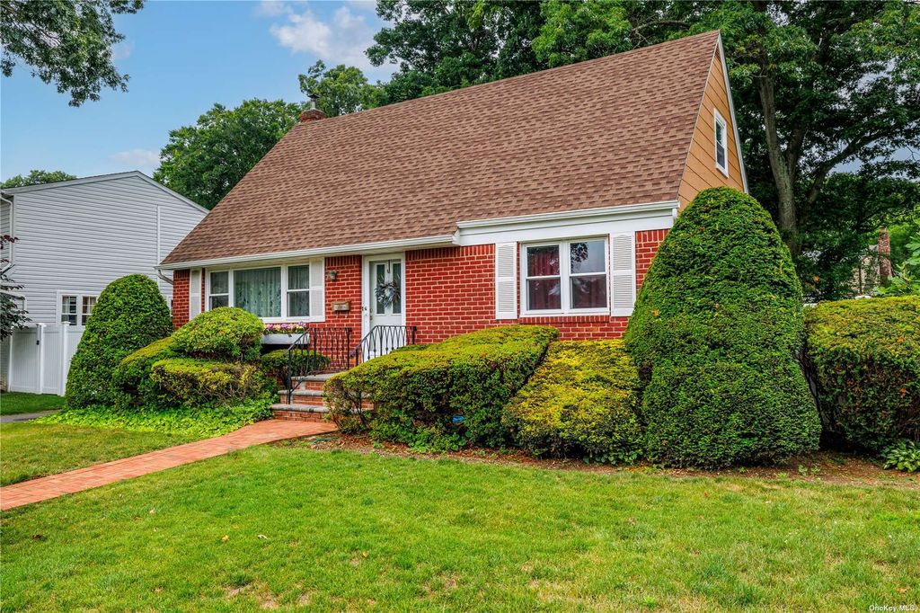 1406 Richard Avenue, Merrick, NY 11566 | Trulia