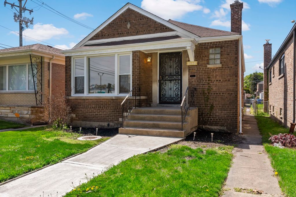 8640 S King Dr, Chicago, IL 60619 - See Est. Value, Schools & More