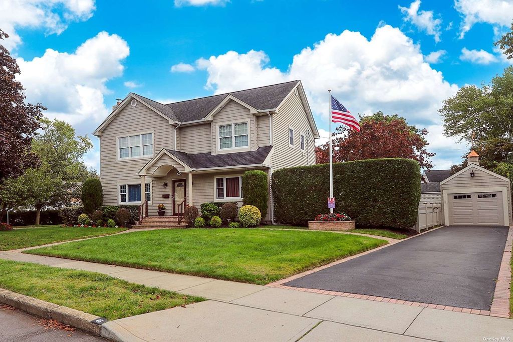 46 Briarcliff Drive, Merrick, NY 11566 | Trulia