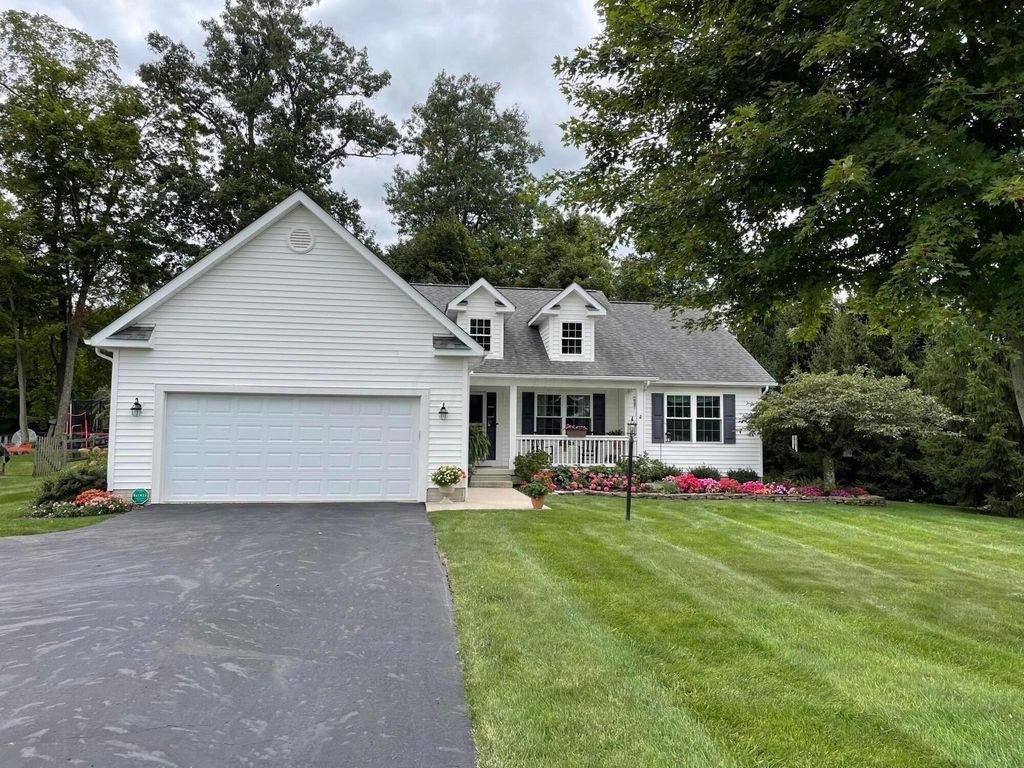 24 Jefferson Ridge Dr SW, Pataskala, OH 43062 - See Est. Value, Schools & More