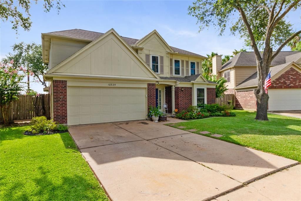10825 Spruce Dr N, La Porte, TX 77571 - See Est. Value, Schools & More