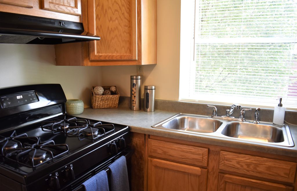 1536 Allegheny Ave #E03, Reading, PA 19601 - See Est. Value, Schools & More