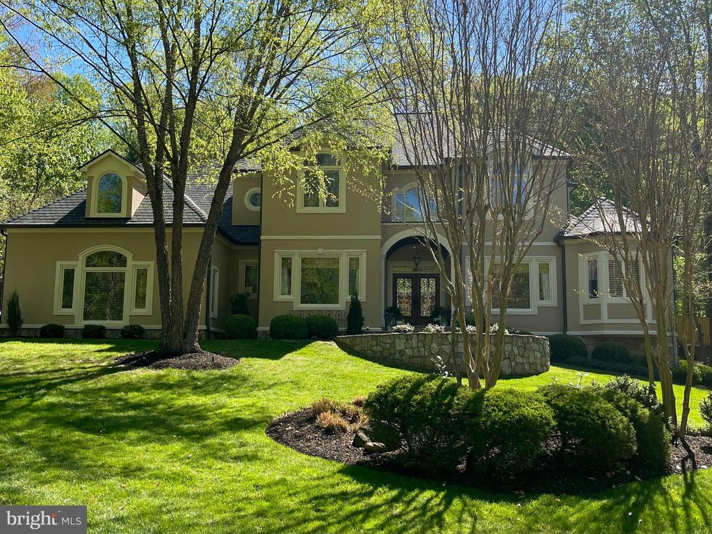 11300 Stonehouse Pl, Great Falls, VA 22066 - See Est. Value, Schools & More