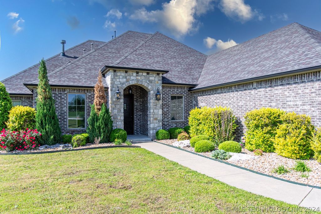 2707 Elkhorn Dr, Oologah, OK 74053 - See Est. Value, Schools & More