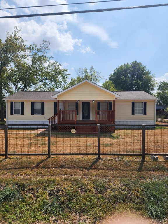 2102 N Battlebell Rd, Highlands, TX 77562 - See Est. Value, Schools & More