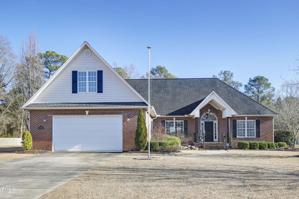 1249 Colts Pride Dr, Fayetteville, NC 28312 - See Est. Value, Schools ...