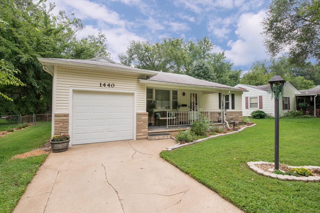 1440 South Luster Avenue, Springfield, MO 65804 | Trulia