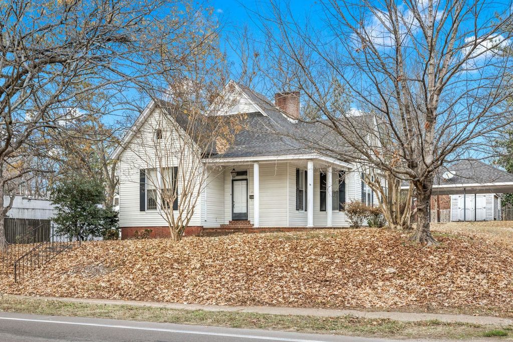 714 W Liberty Ave, Covington, TN 38019 - See Est. Value, Schools & More