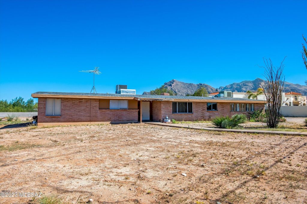 950 W Ina Rd, Tucson, AZ 85704 - See Est. Value, Schools & More