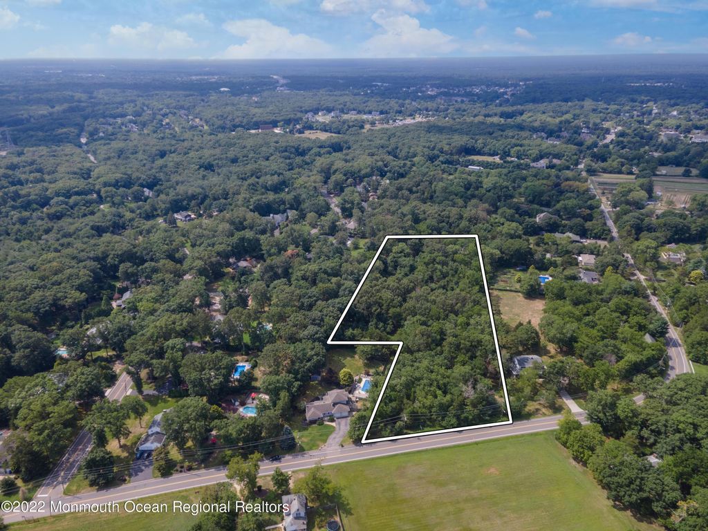 1585 Silverton Road, Toms River, NJ 08755 - See Est. Value, Schools & More