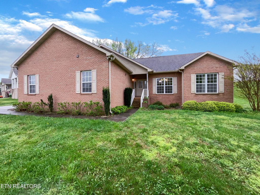 1056 Willow Creek Cir, Maryville, TN 37804 | MLS# 1296434 | Trulia