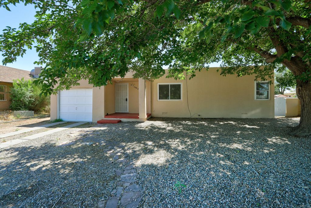2842 Washington St NE, Albuquerque, NM 87110 - See Est. Value, Schools ...