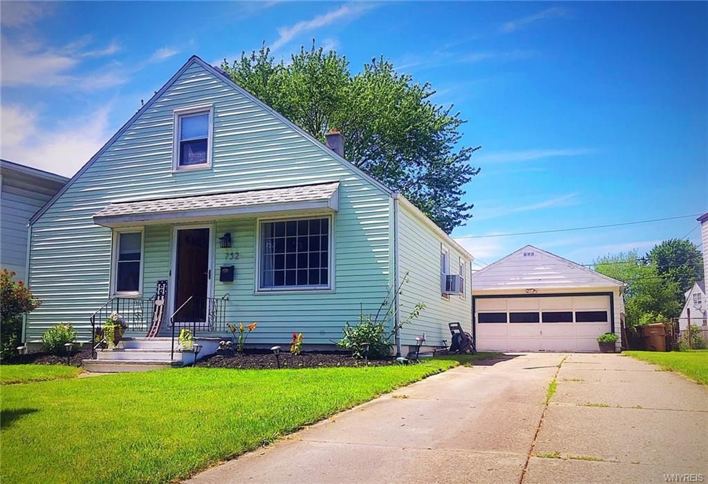 752 S Huth Rd, Cheektowaga, NY 14225 - See Est. Value, Schools & More