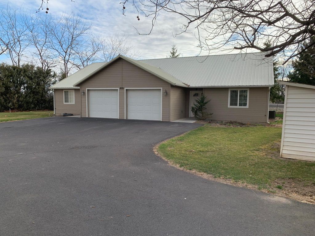 8519 E Beauchene Rd #B, Moxee, WA 98936 - See Est. Value, Schools & More