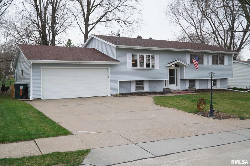 4712 Candlelight Dr, Davenport, IA 52806 - See Est. Value, Schools & More