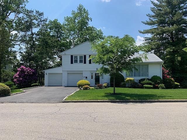 6 Williamsburg Close, Scarsdale, NY 10583 - See Est. Value, Schools & More