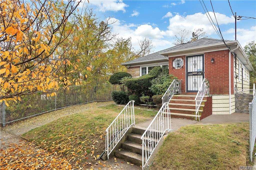 137-48 Bennett St, Springfield Gardens, NY 11413 - See Est. Value ...