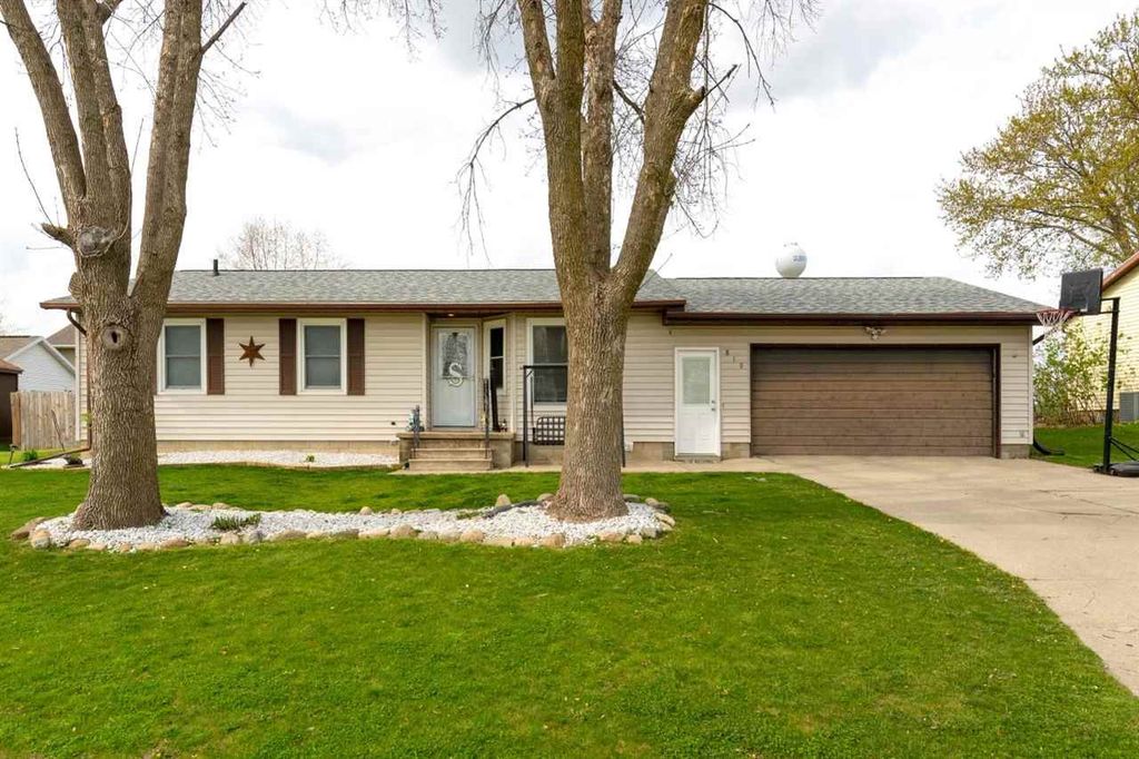 819 18th Ave, Gilbertville, IA 50634 | Trulia