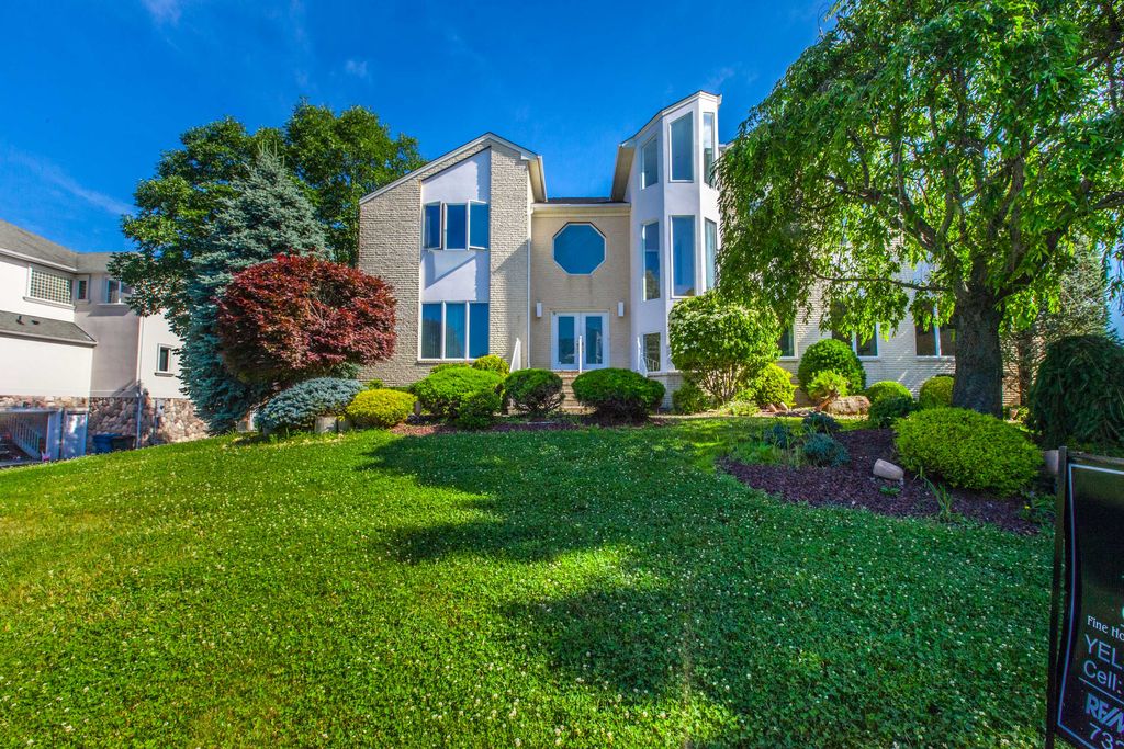 Whistler Way, Marlboro, NJ 07746 - See Est. Value, Schools & More