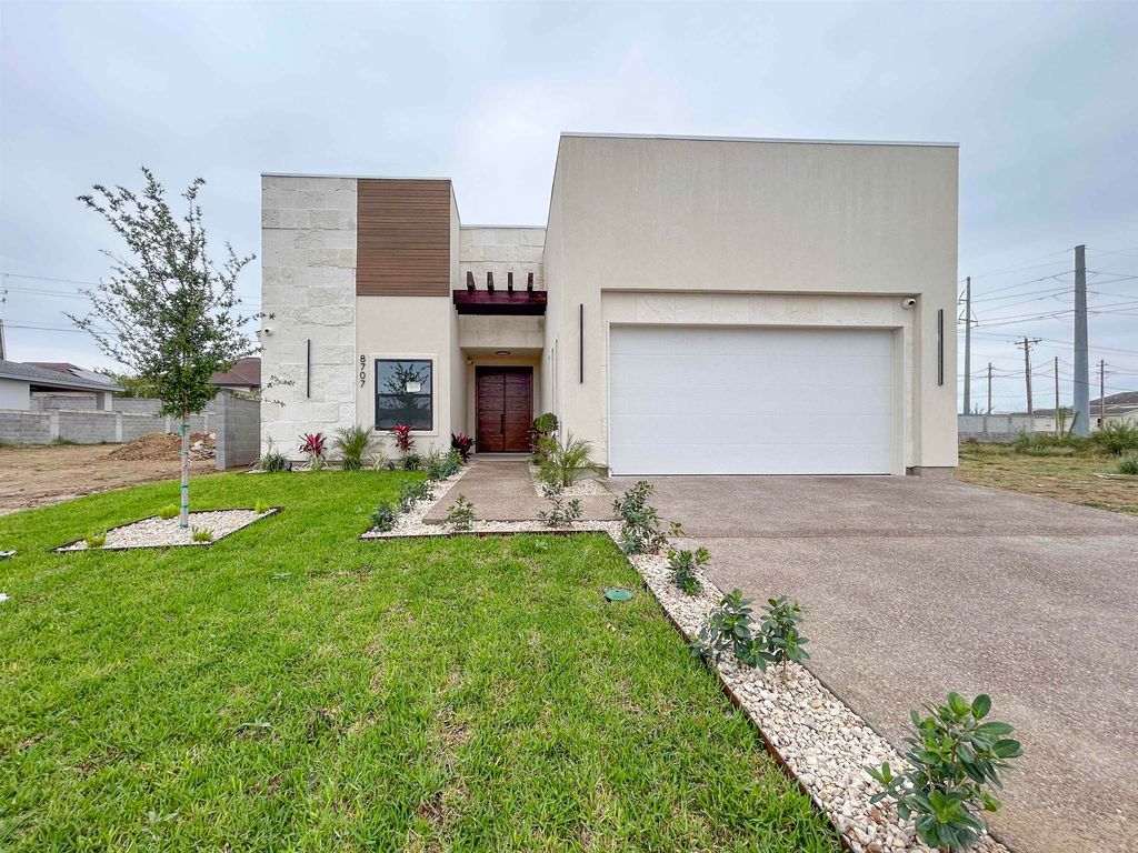 8707 Plantation East Dr, Laredo, TX 78045 | MLS# 20232592 | Trulia